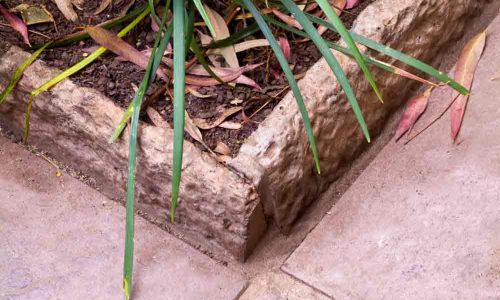 Large Garden Kerb - Mobicast | Bricks | Blocks | Pavers | Kerbs