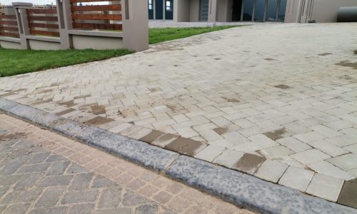 Vintage Cobble - Mobicast Bricks | Blocks | Pavers | Kerbs